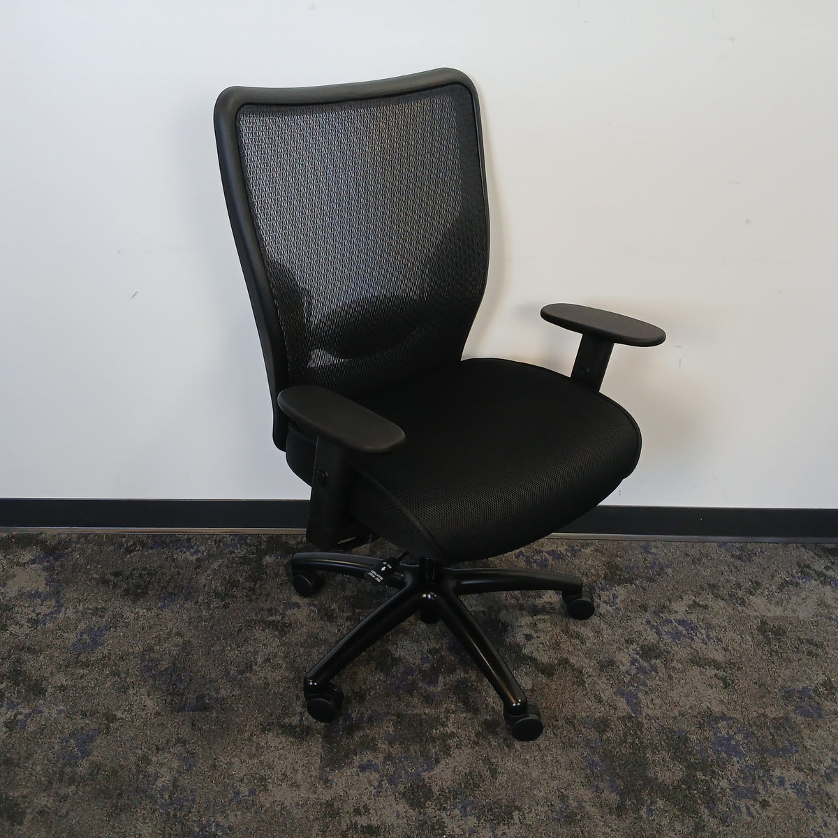 Maximus Office Chair | Used office furniture in Minneapolis, MN — TJ ...